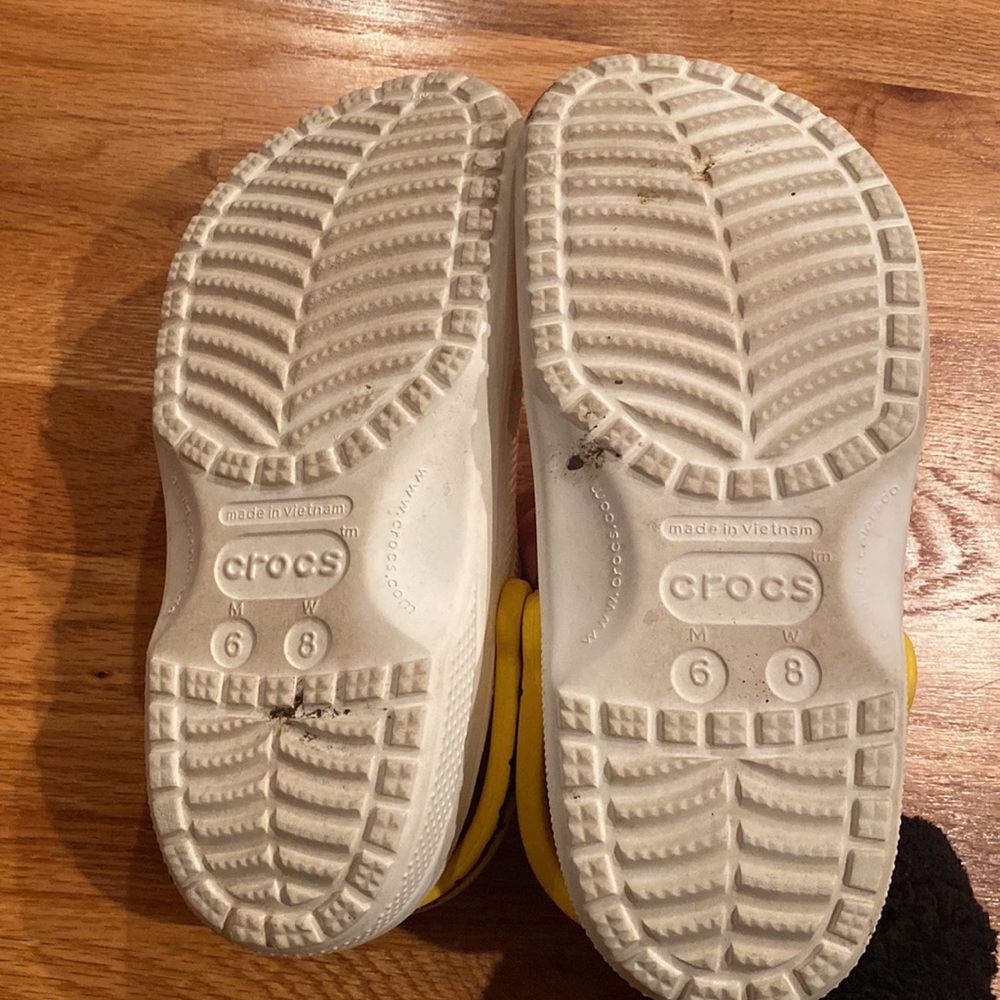 Peanuts Crocs - Charlie Brown - Gem